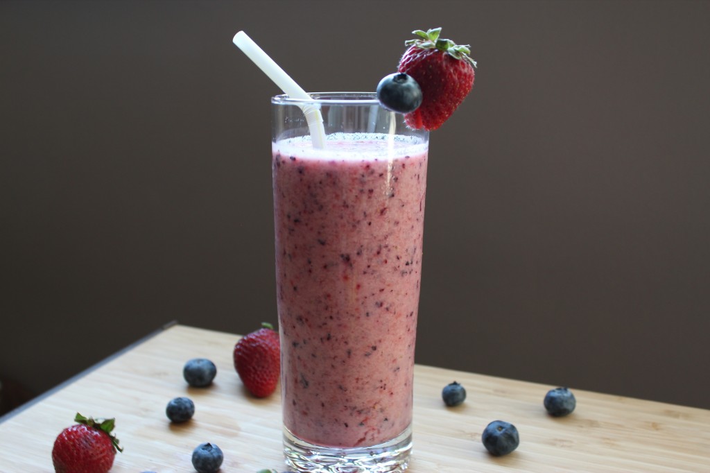 Very Berry Smoothie | Mini Munchie